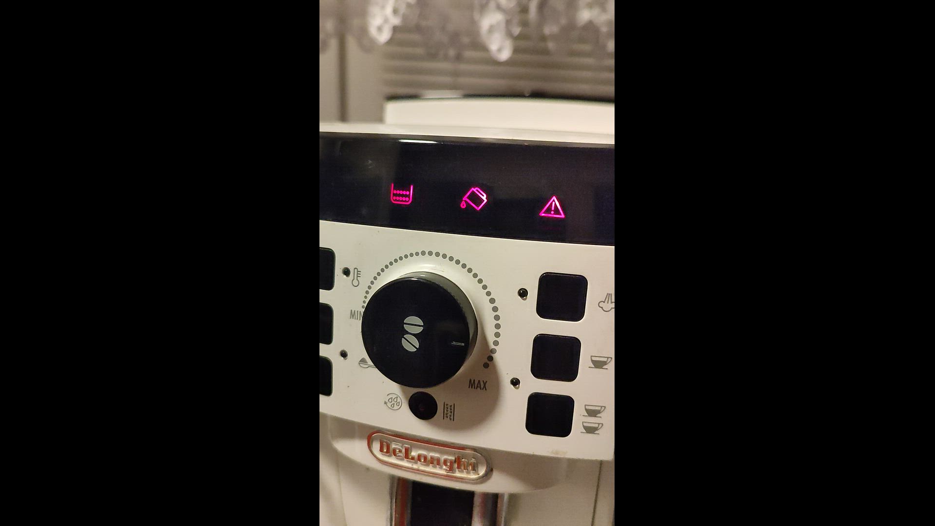 DeLonghi Magnifica S - Alarm ogólny, migające diody, napięcie na pompie ...