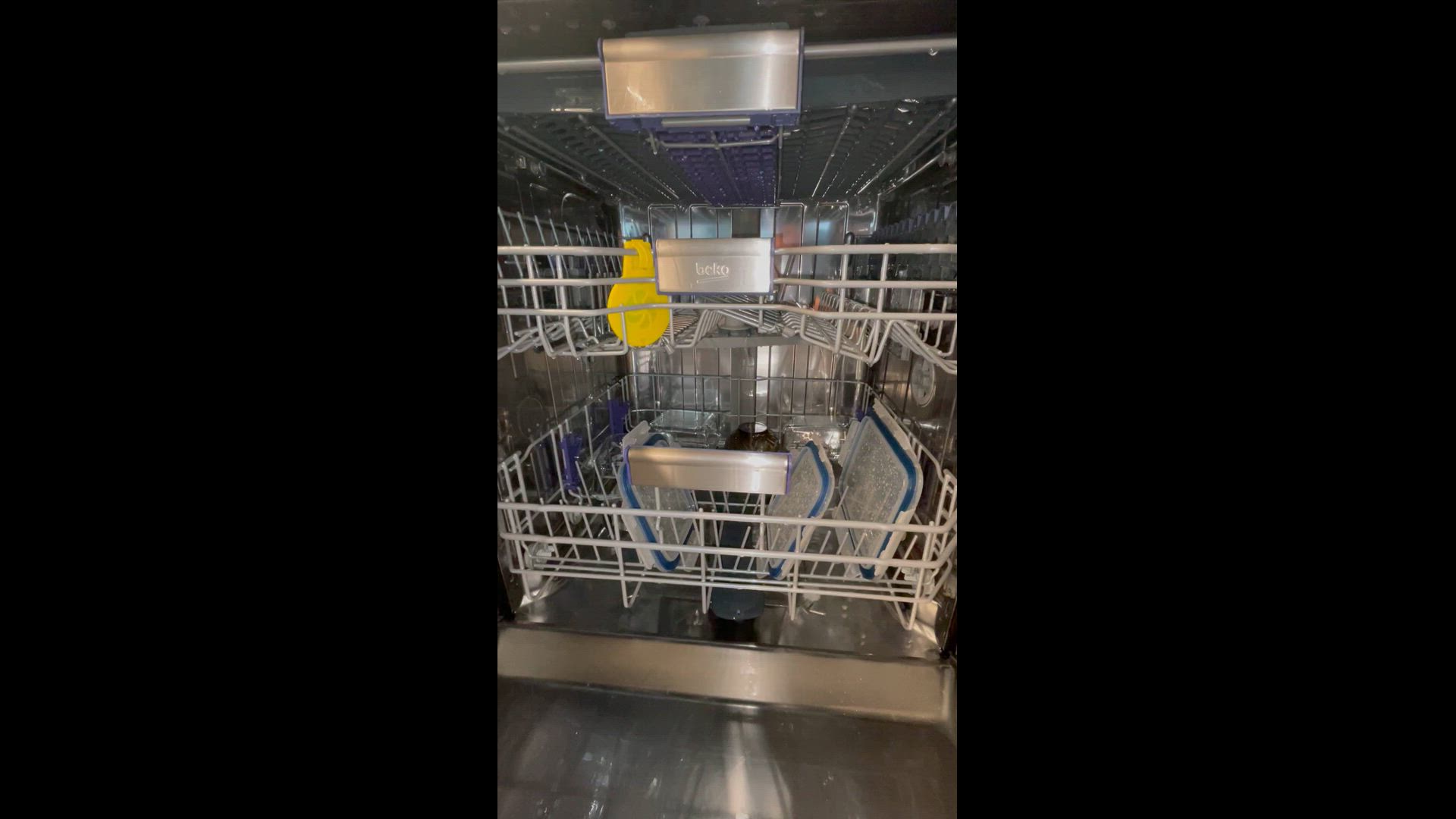 Zmywarka Beko DIN28431 - nie kręci się dolne pokrętło i górny rozpylacz