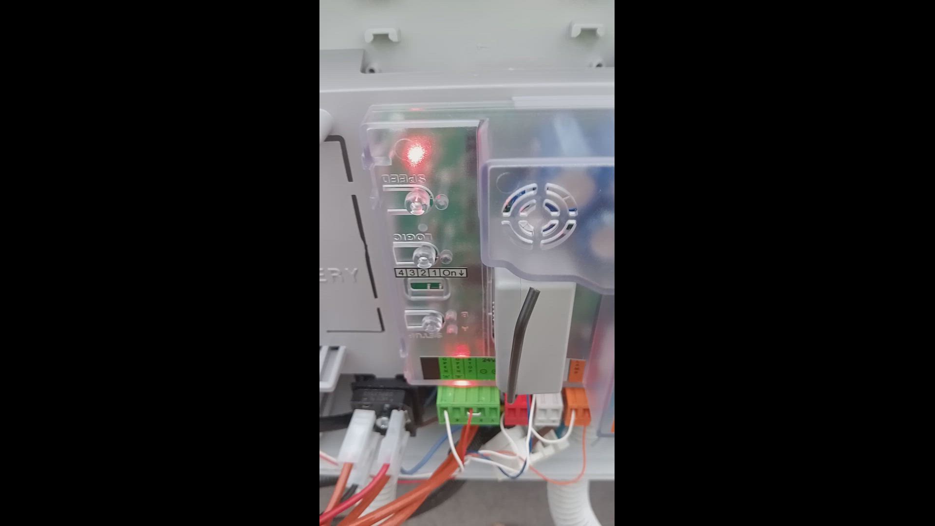 [Rozwiązano] Migające diody LD9 i LD10 w centralki Faac e024s - problem ...