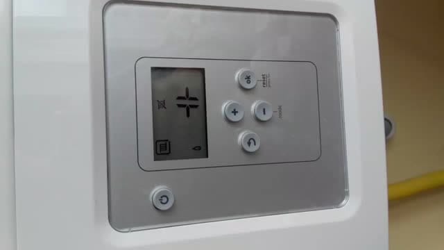 Junkers Boiler ZWB 24-23: Strange Symbol & Summer Mode Indicator ...