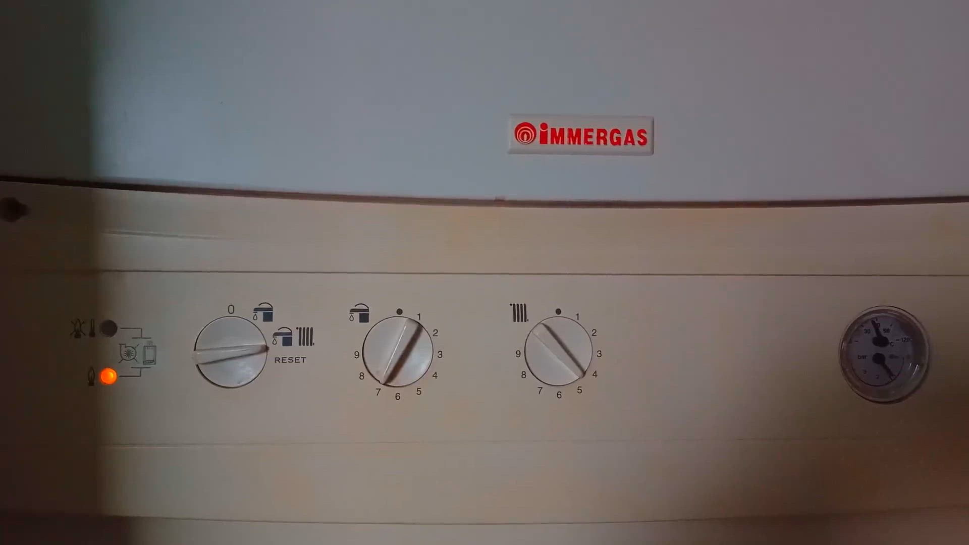 [Rozwiązano] Piec Immergas ZEUS Mini 45L - strzelanie i awarie podczas grzania.