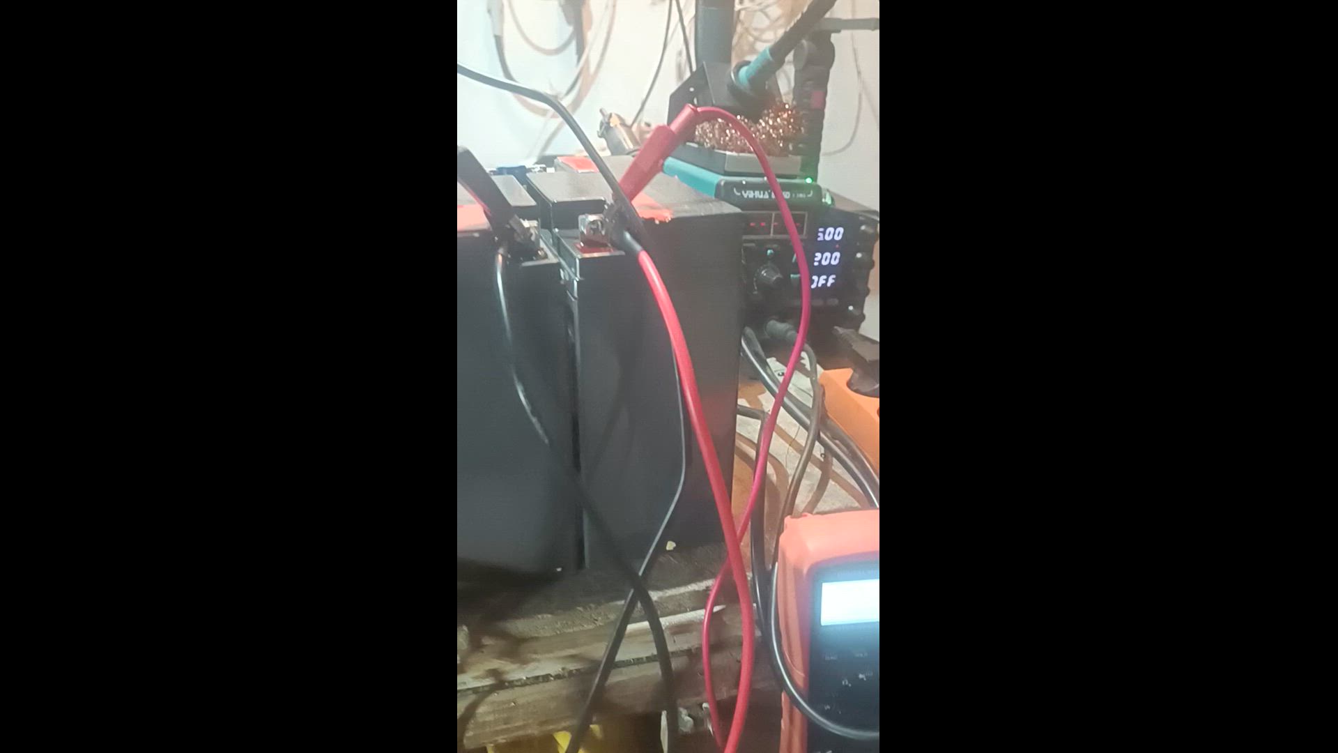 UPS APC Smart-UPS 1500 - jak poprawić działanie bez wymiany baterii?